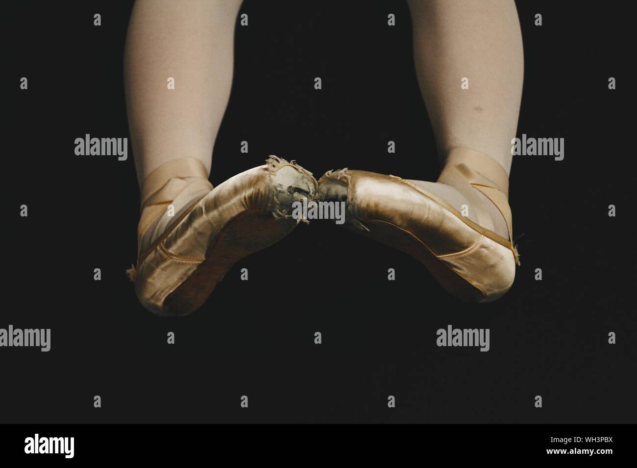 Back up dancer and women hi-res stock photography and images - Alamy