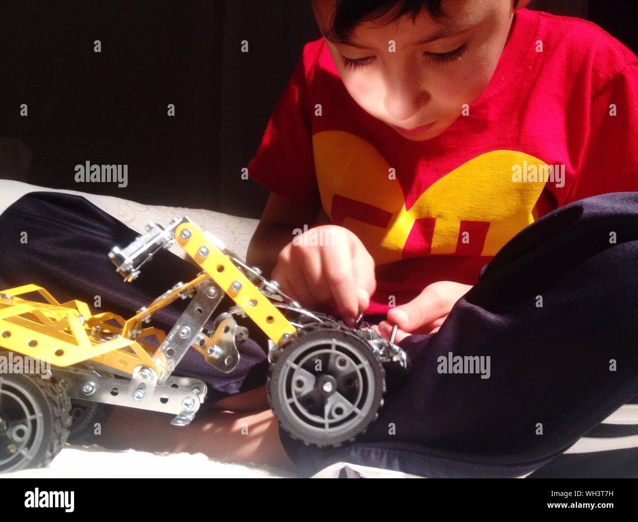 Repairing home hi-res stock photography and images - Alamy