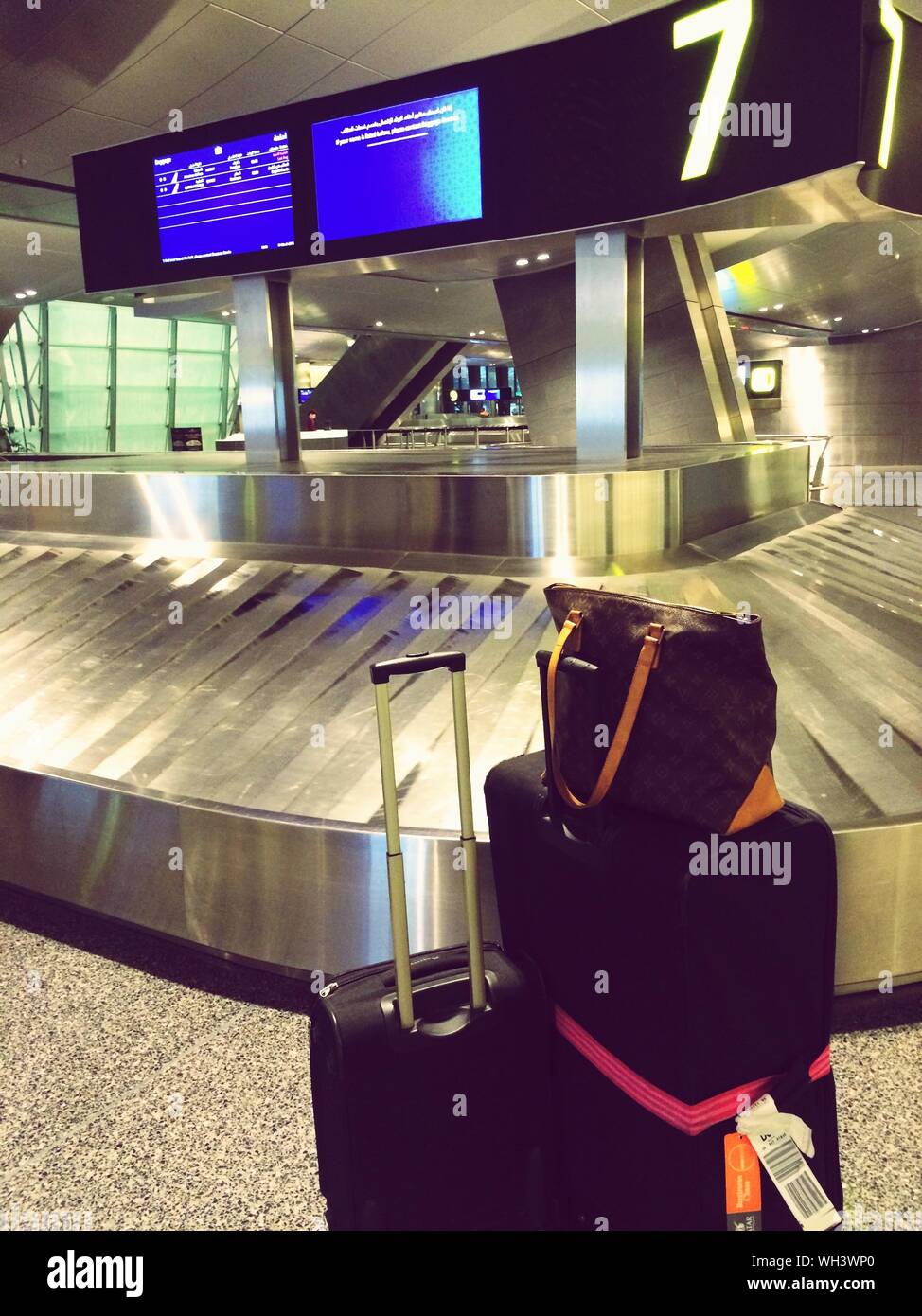Baggage claim carousel hi-res stock photography and images - Alamy Baggage claim carousel hi-res stock photography and images - Alamy