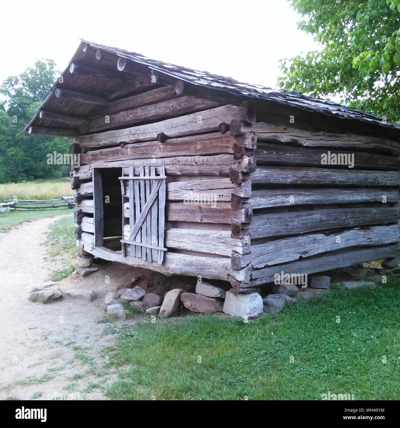 House And Pathway High Resolution Stock Photography and Images - Alamy