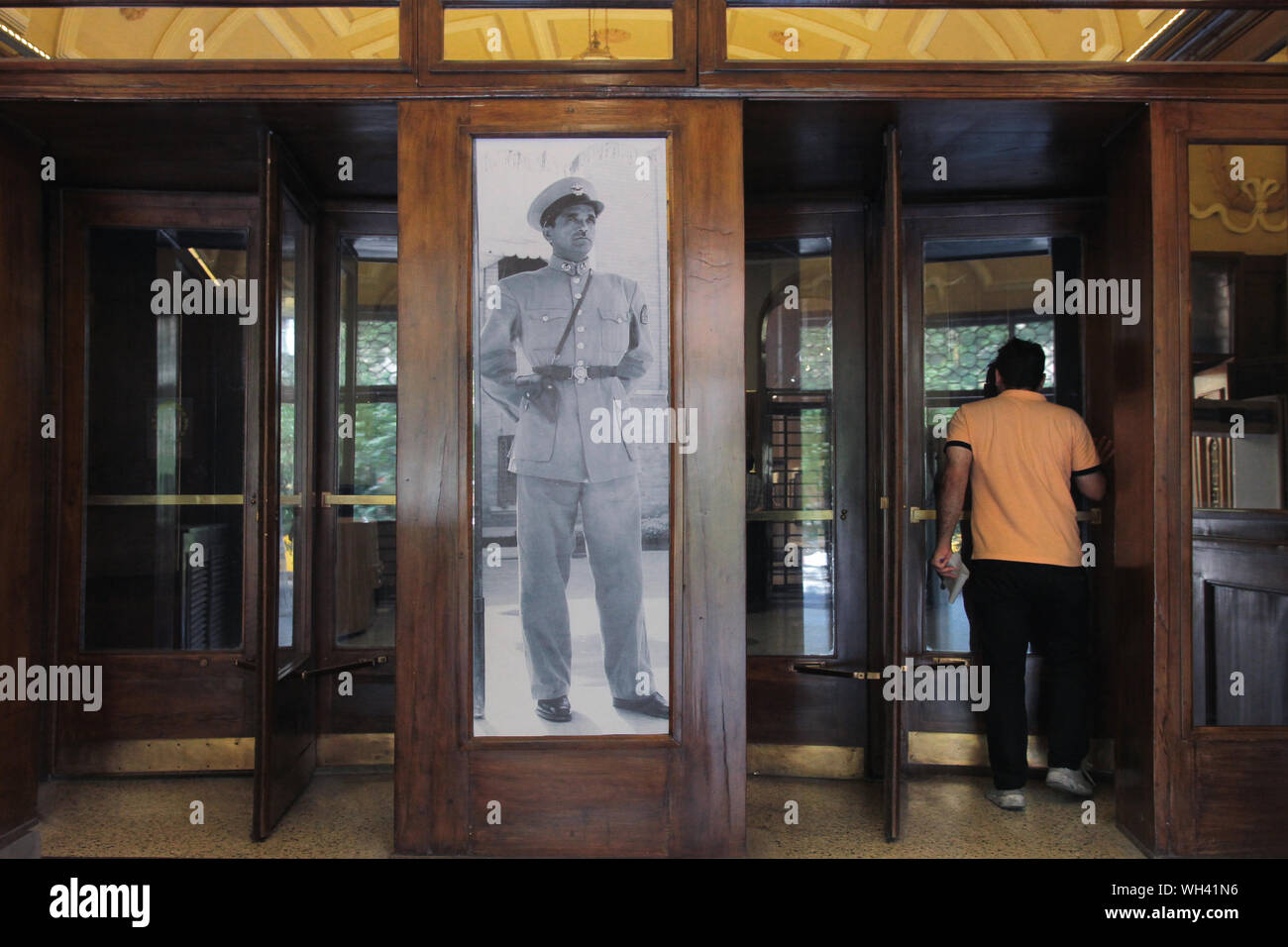 Bank melli tehran hi-res stock photography and images - Alamy