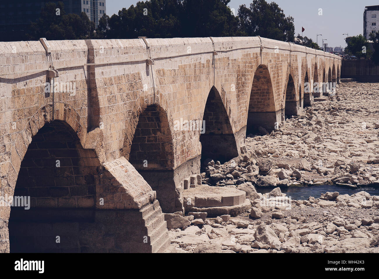 Turkey adana ancient stone bridge hi-res stock photography and images ...