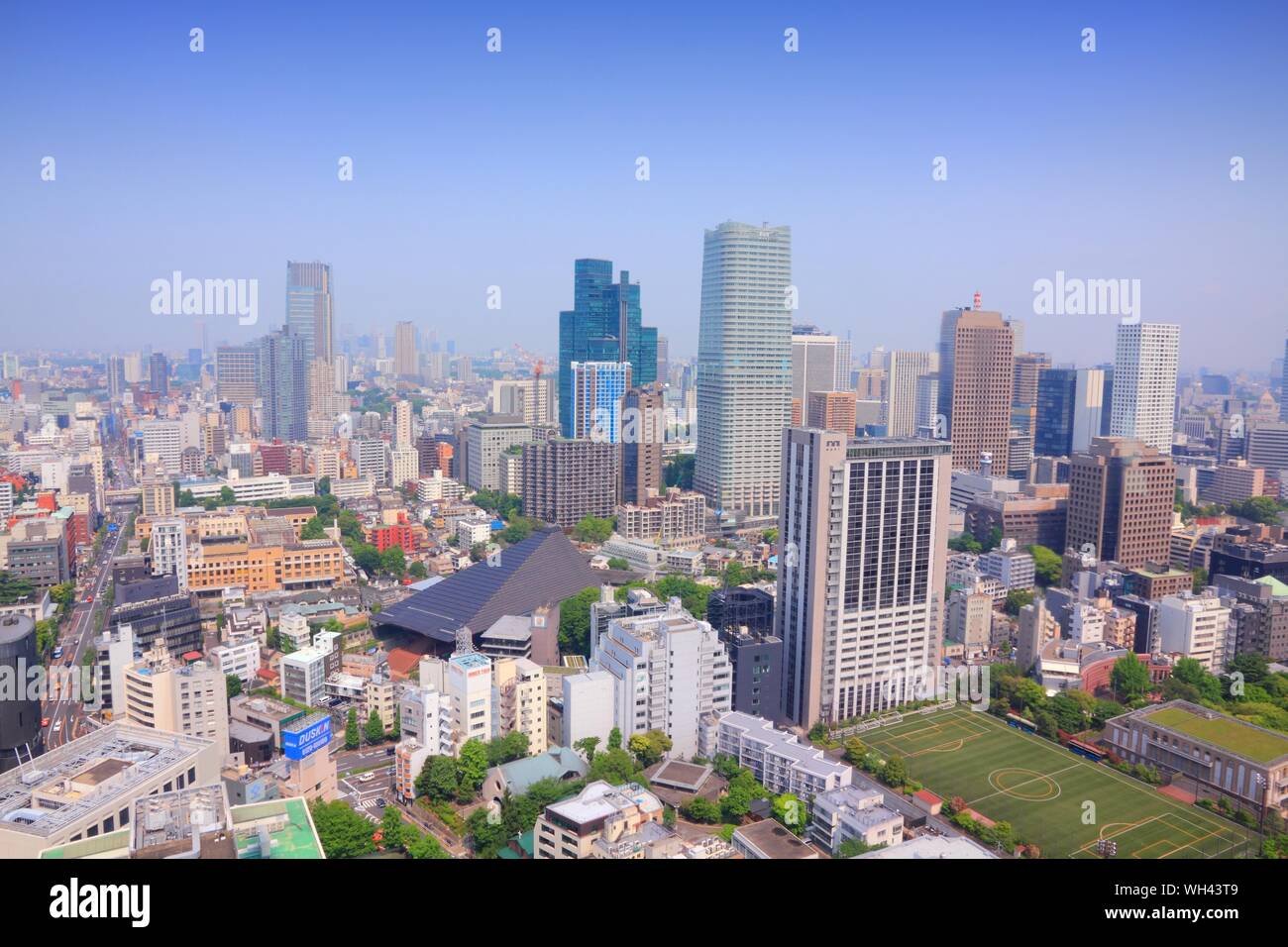 TOKYO, JAPAN - MAY 10, 2012: Modern cityscape view in Tokyo, Japan ...
