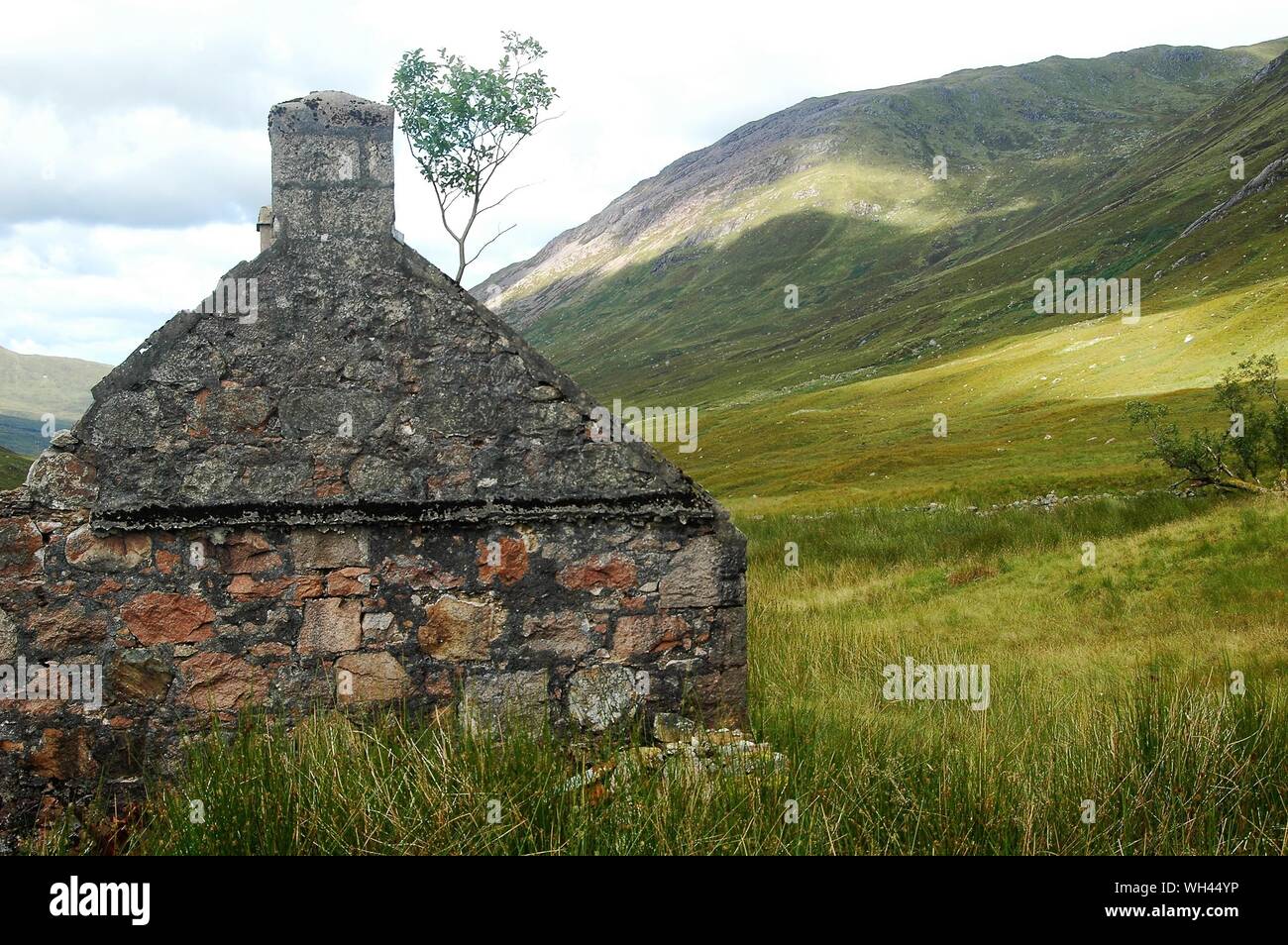 Wall range hi-res stock photography and images - Alamy