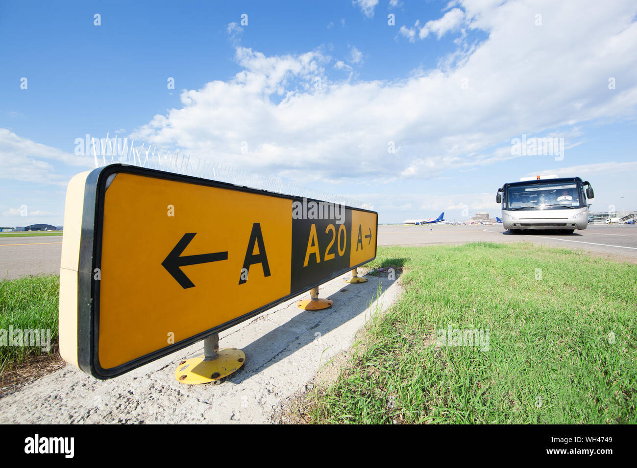 Green Airport Sign High Resolution Stock Photography and Images - Alamy