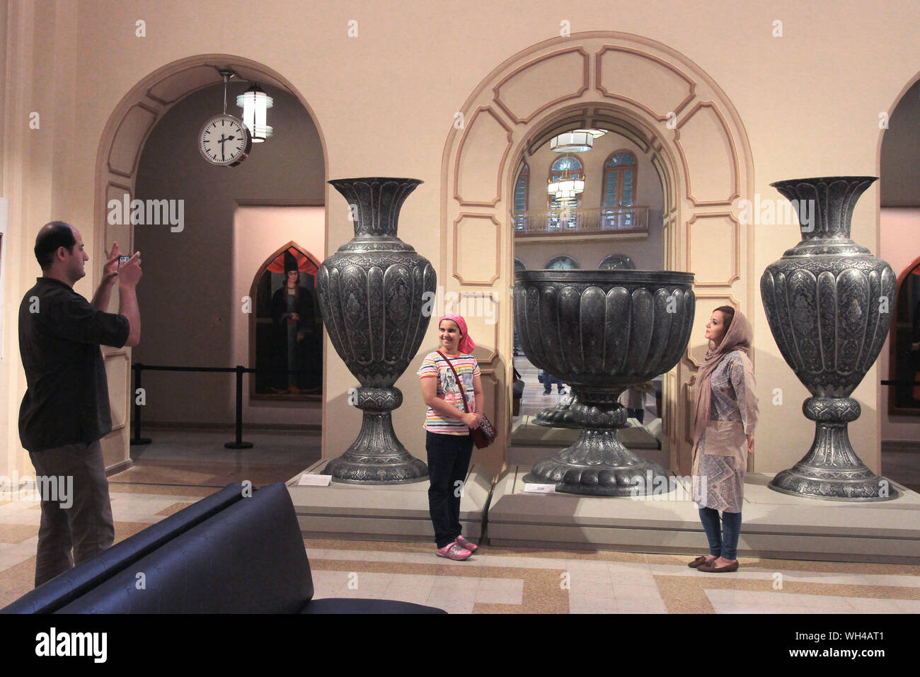 Bank melli tehran hi-res stock photography and images - Alamy