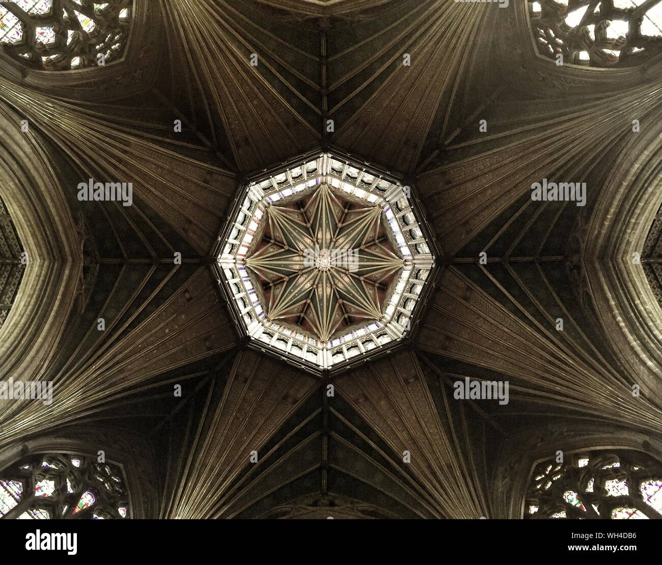 Below the cathedral hi-res stock photography and images - Alamy