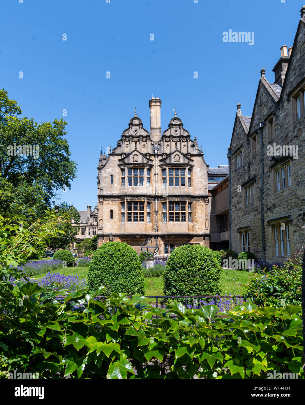 A beautiful house on the edge of the Trinity College campus of Oxford ...