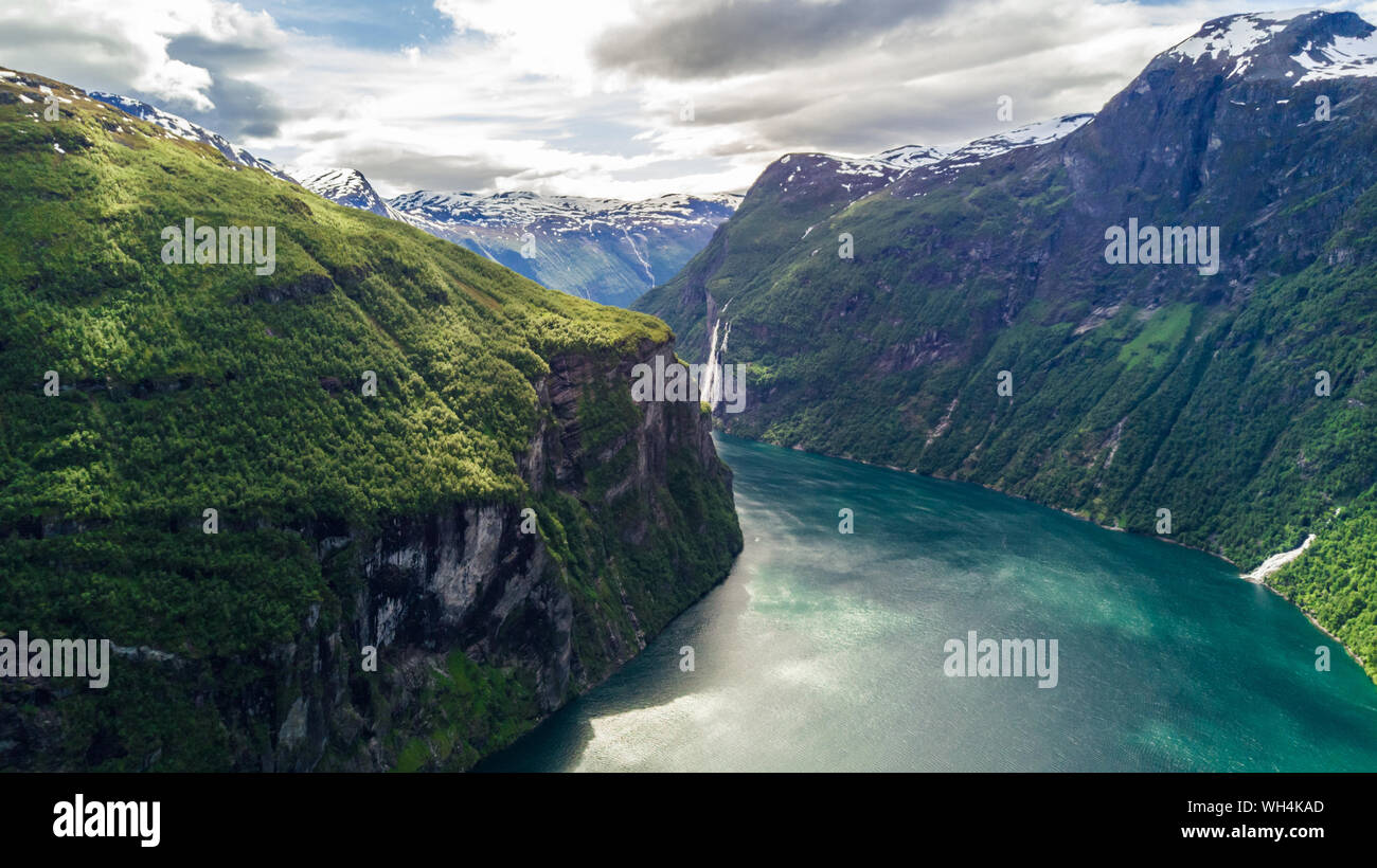 Splendid summer sunset of Sunnylvsfjorden fjord canyon, Geiranger ...