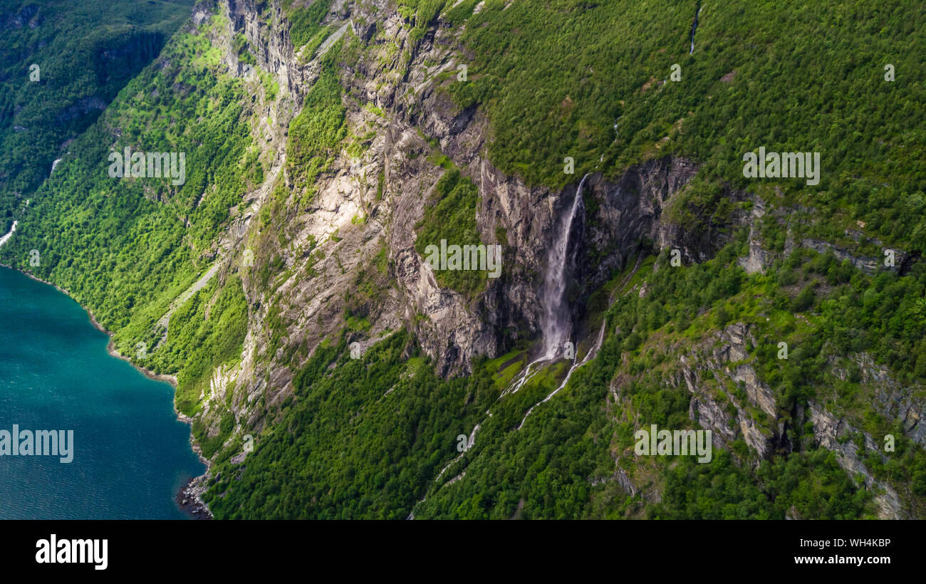 Splendid summer sunset of Sunnylvsfjorden fjord canyon, Geiranger ...