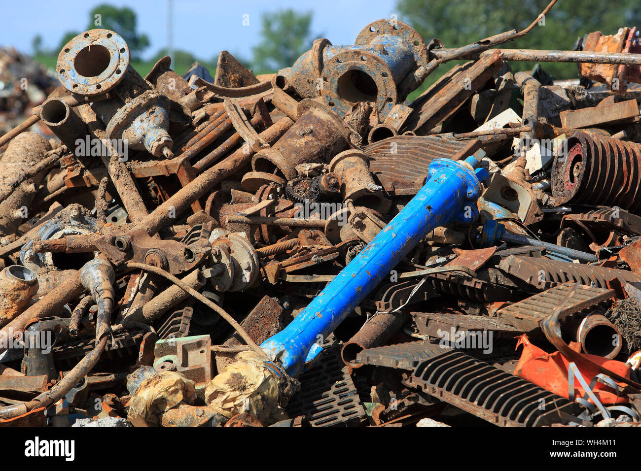 Scrap metal pollution hi-res stock photography and images - Alamy