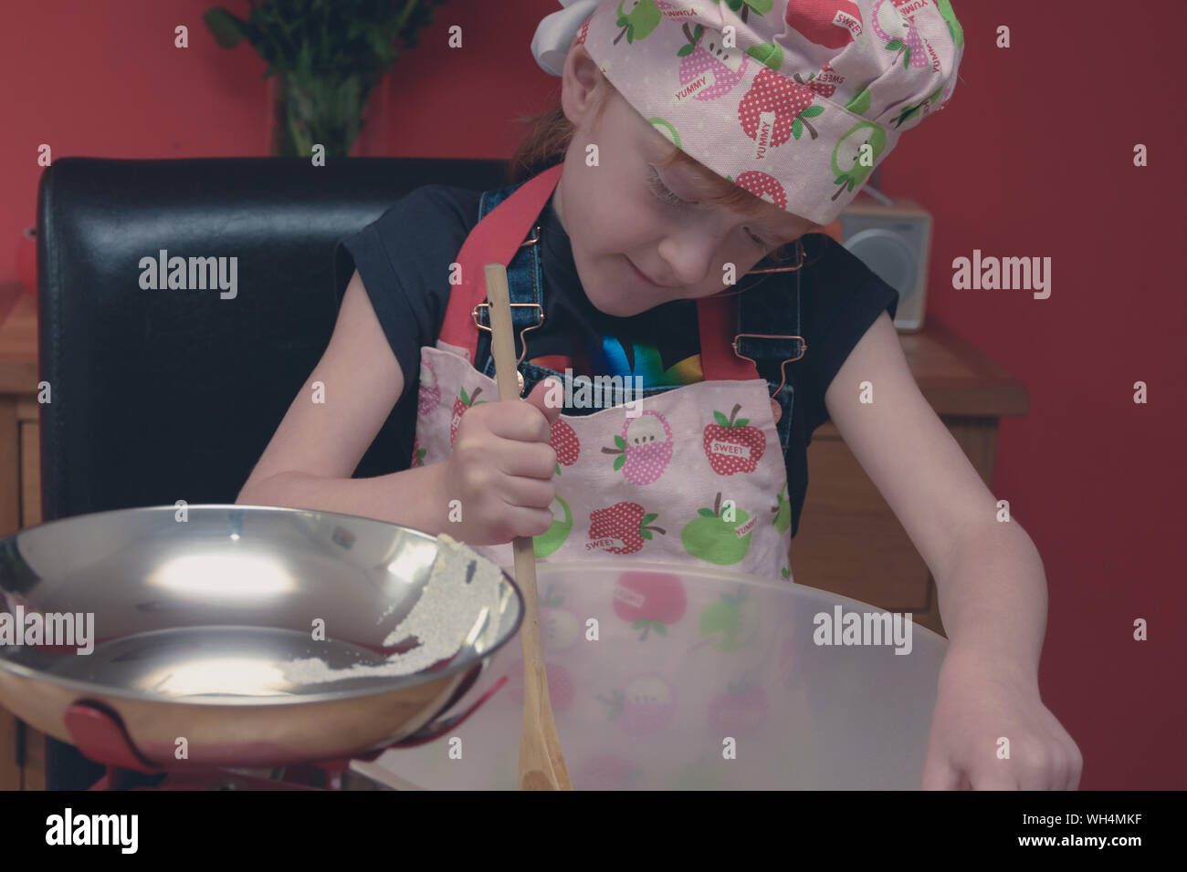 Apron girl hi-res stock photography and images - Alamy