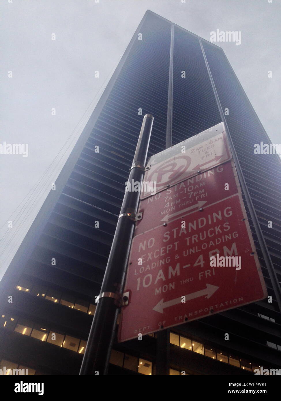 Skyscraper Signs High Resolution Stock Photography and Images - Alamy