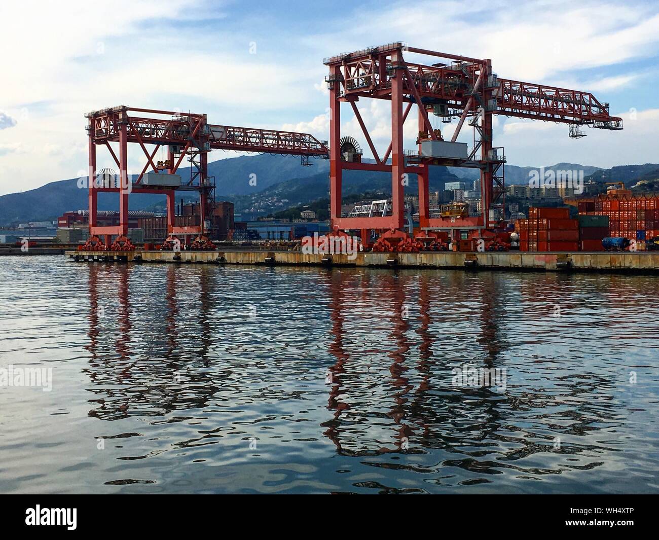 Dock yard hi-res stock photography and images - Alamy