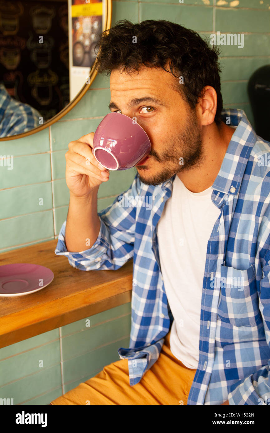 Actors mirror hi-res stock photography and images - Alamy