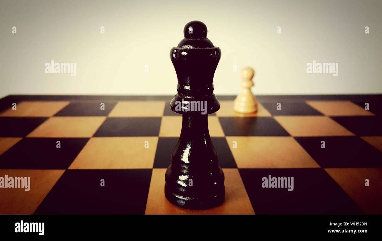 Floor chess hi-res stock photography and images - Alamy