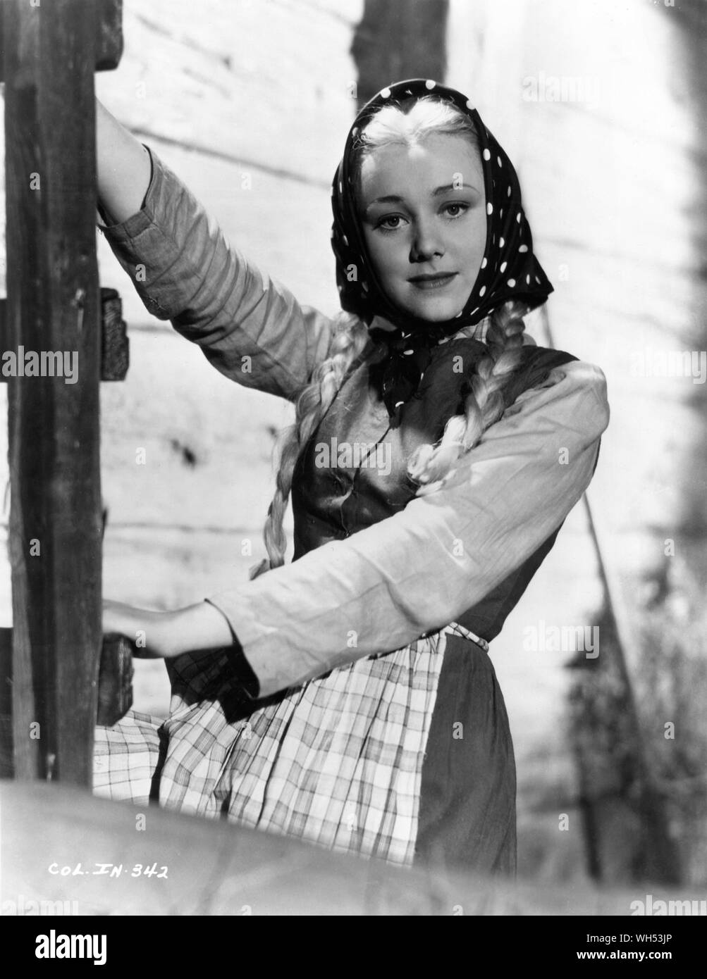 GLYNIS JOHNS portrait as Anna in Hutterite costume 49TH PARALLEL 1941 ...