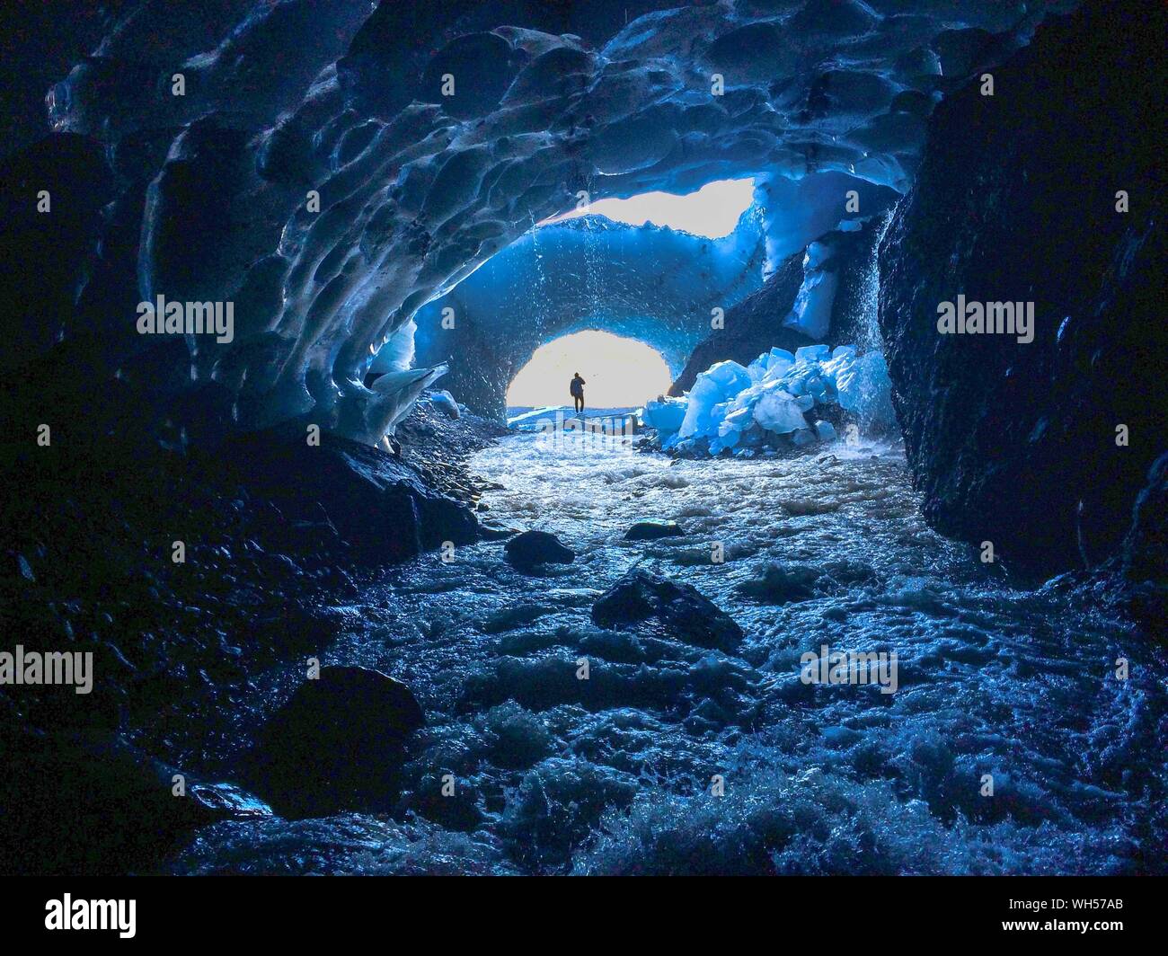 Cave in winter hi-res stock photography and images - Alamy