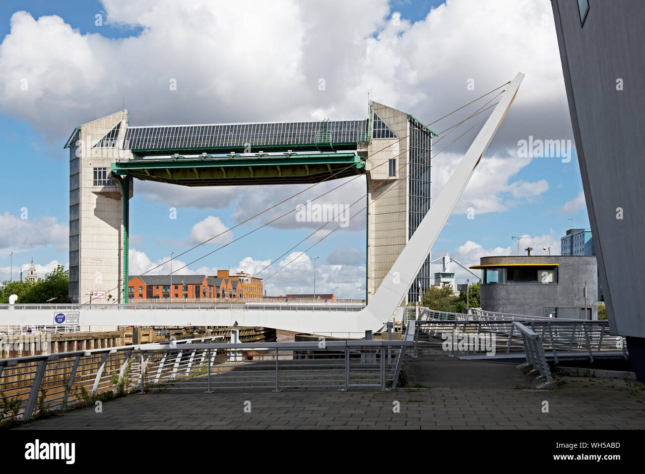 Flood barrier - and footbridge - across the River Hull, Hull, East ...