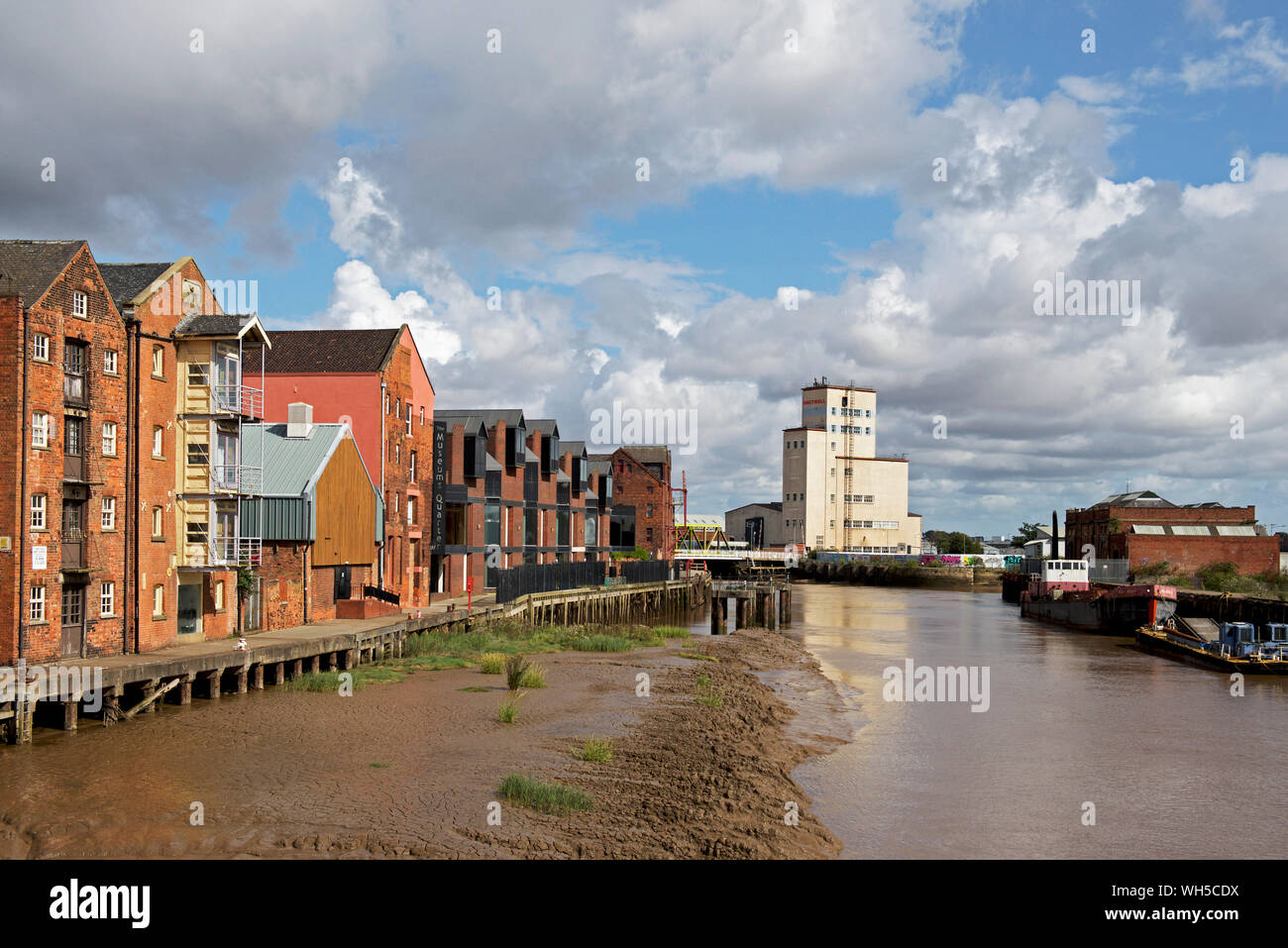 The Museum Quarter and the muddy River Hull, Hull, East Yorkshire ...