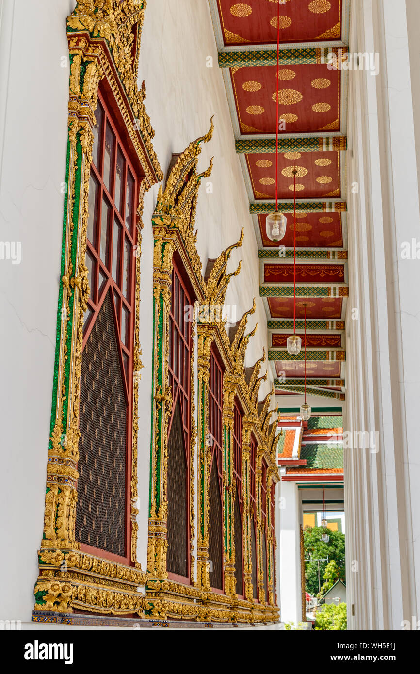 Windows building buddhism temple hi-res stock photography and images ...