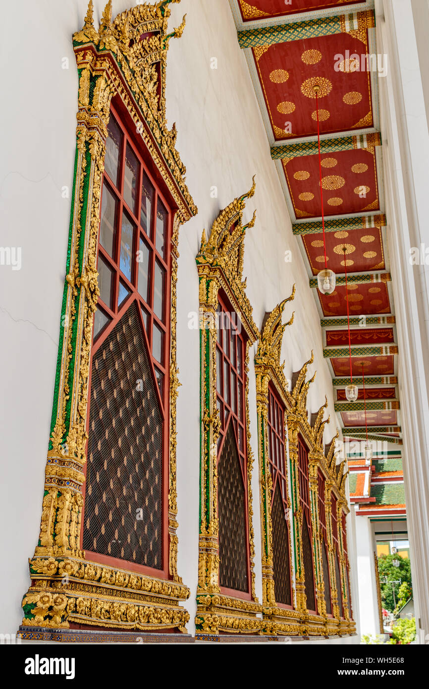 Windows building buddhism temple hi-res stock photography and images ...