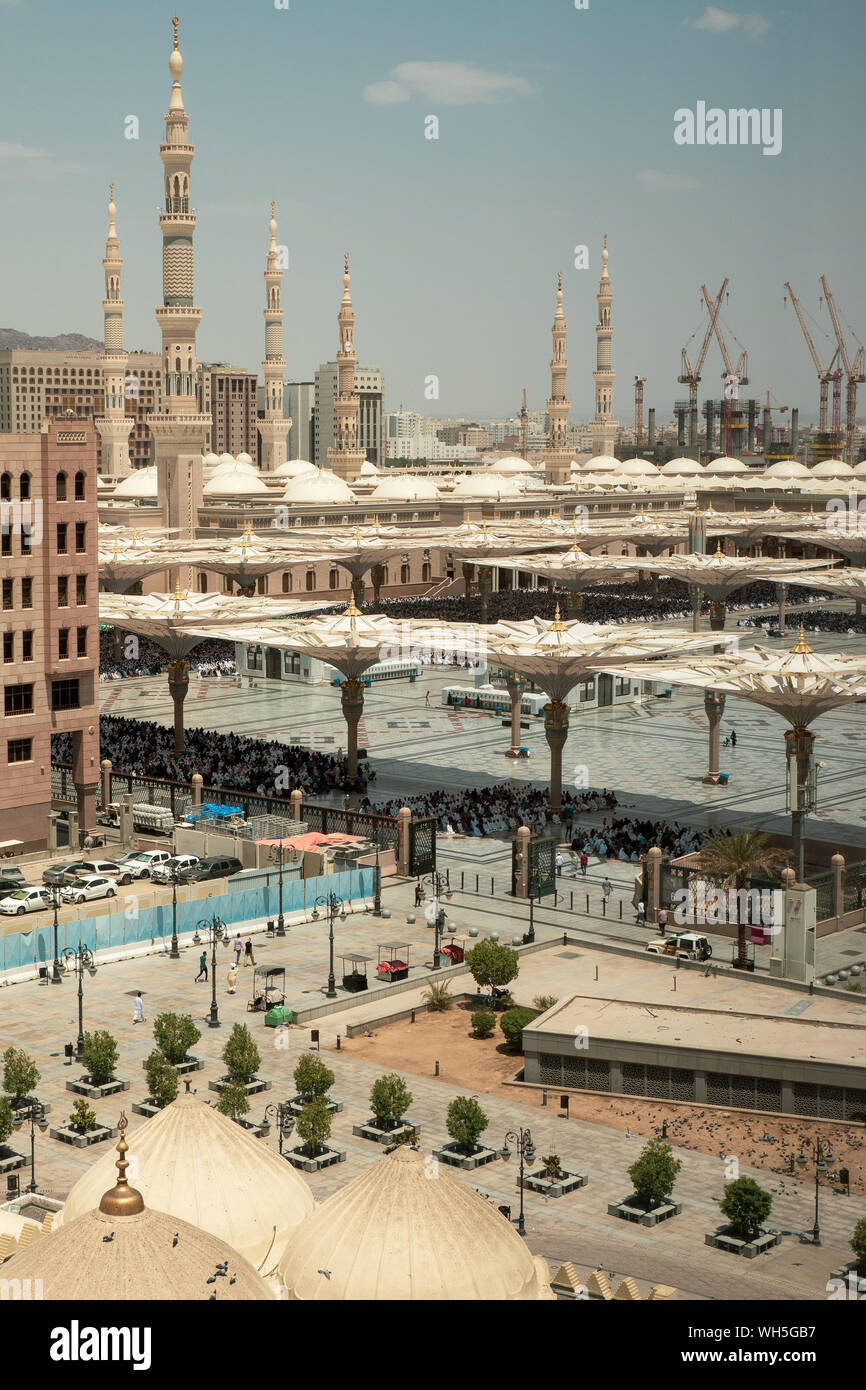 Al masjid an nabawi historic hi-res stock photography and images - Alamy