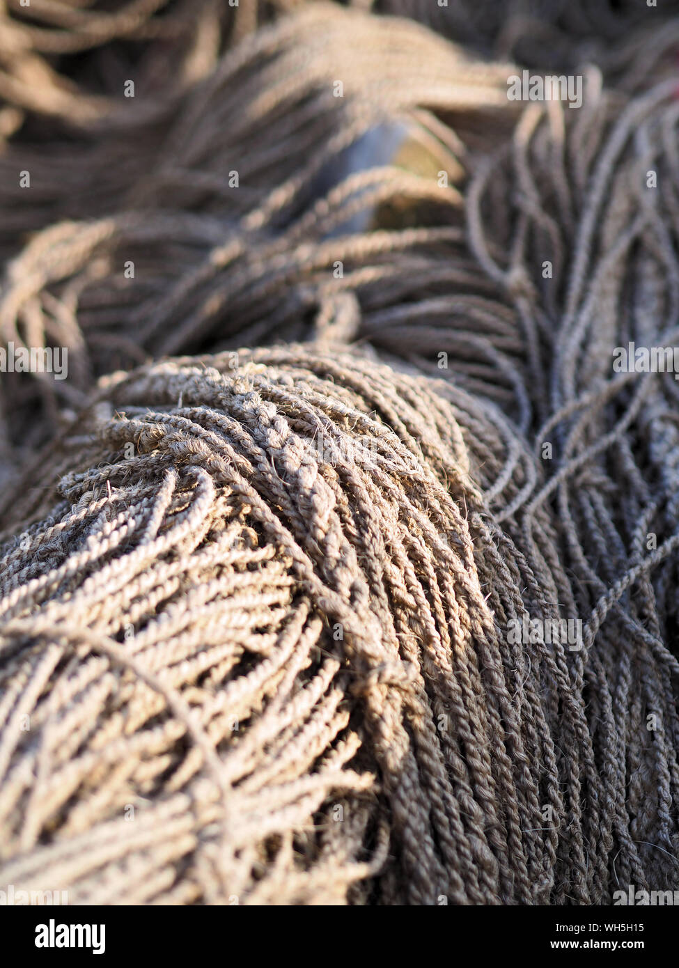 Tied up ropes hi-res stock photography and images - Alamy