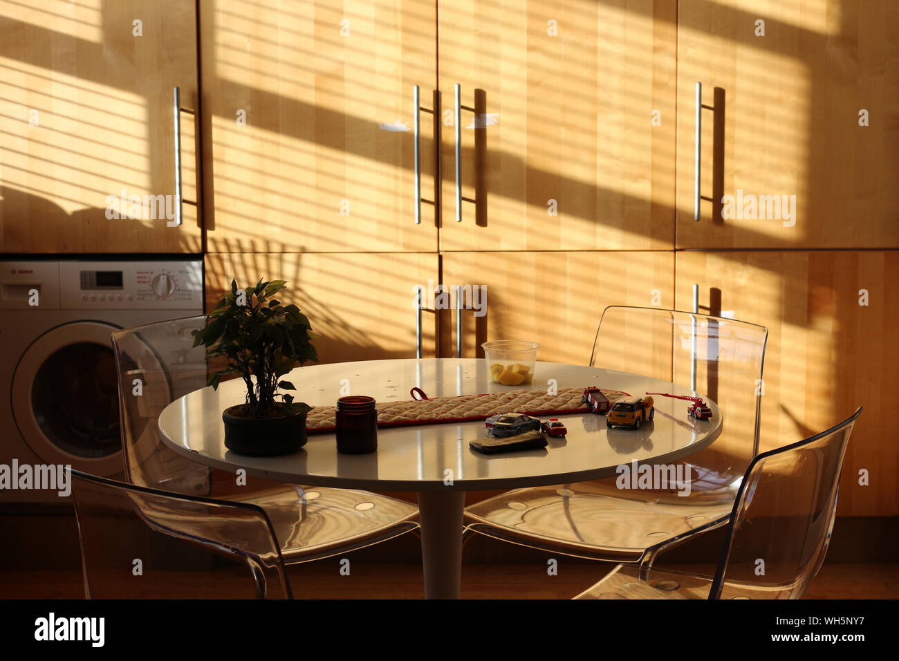 Empty cabinets hi-res stock photography and images - Alamy