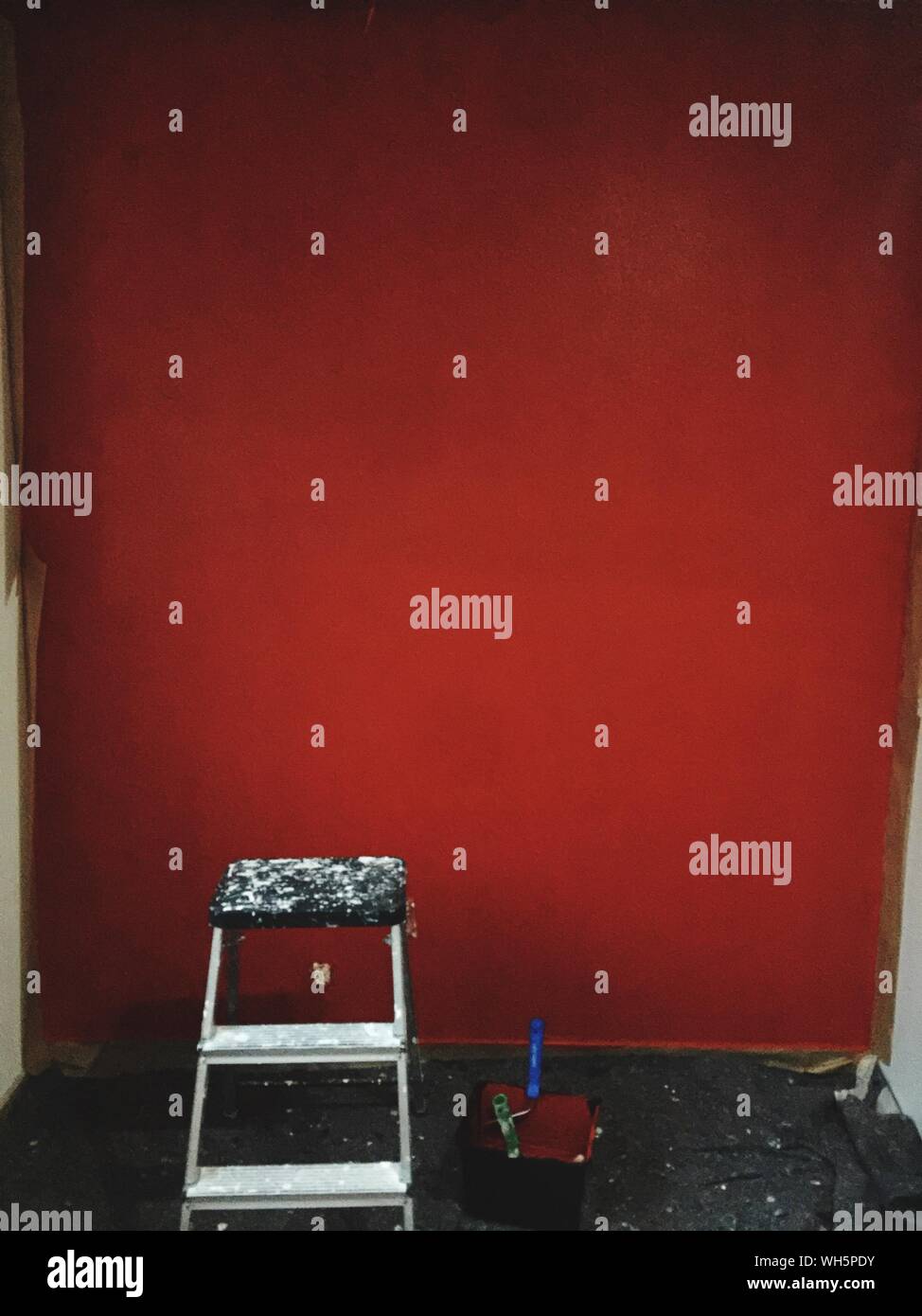 Red wall ladder hi-res stock photography and images - Alamy