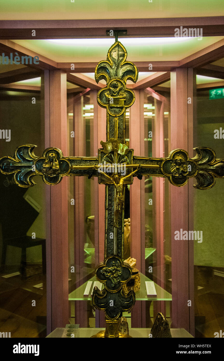 Medieval crucifix hi-res stock photography and images - Alamy