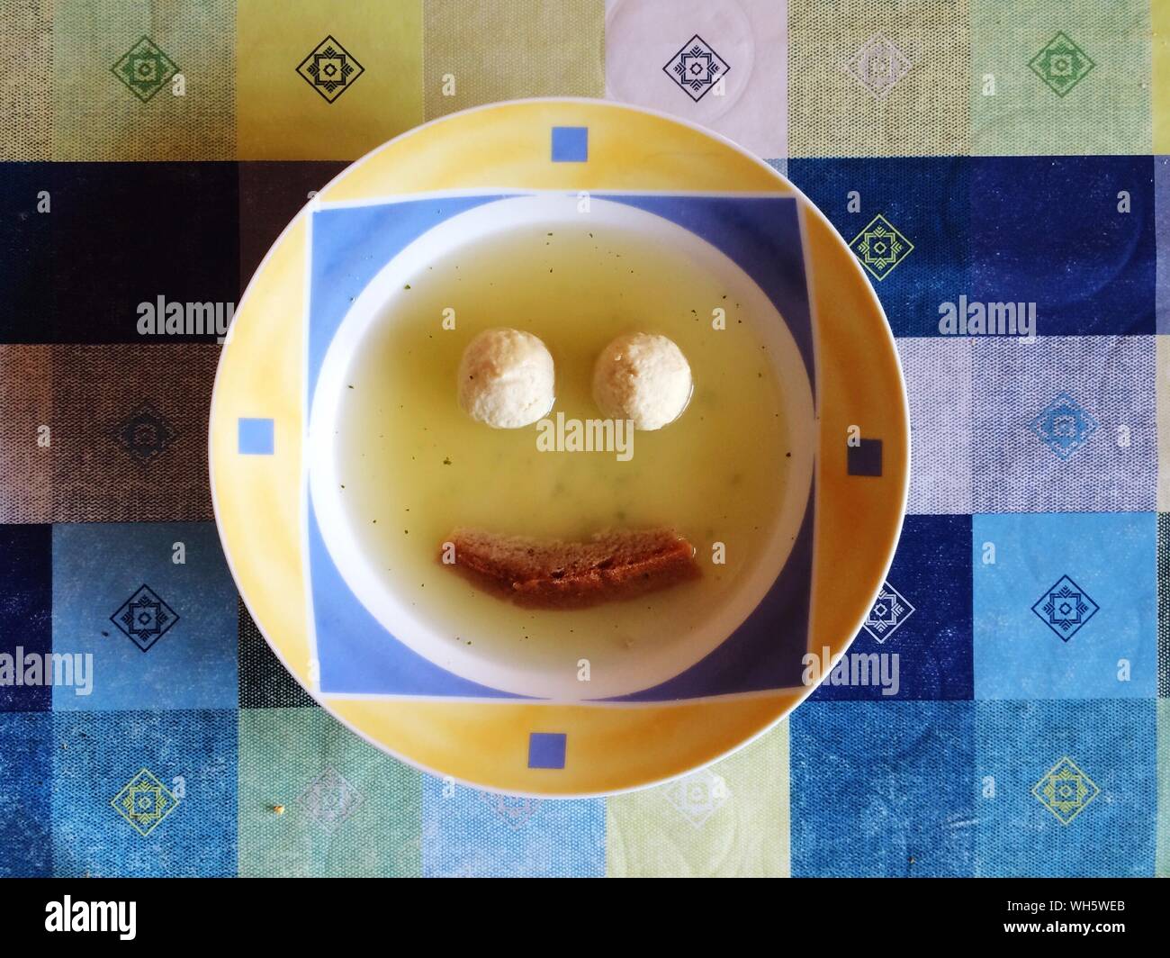 Face bowl hi-res stock photography and images - Alamy