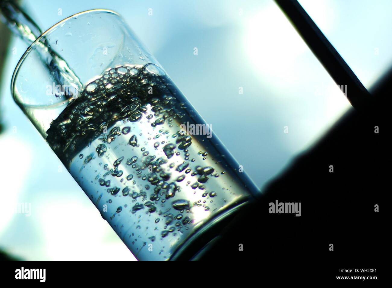 Soda drink pouring hi-res stock photography and images - Alamy