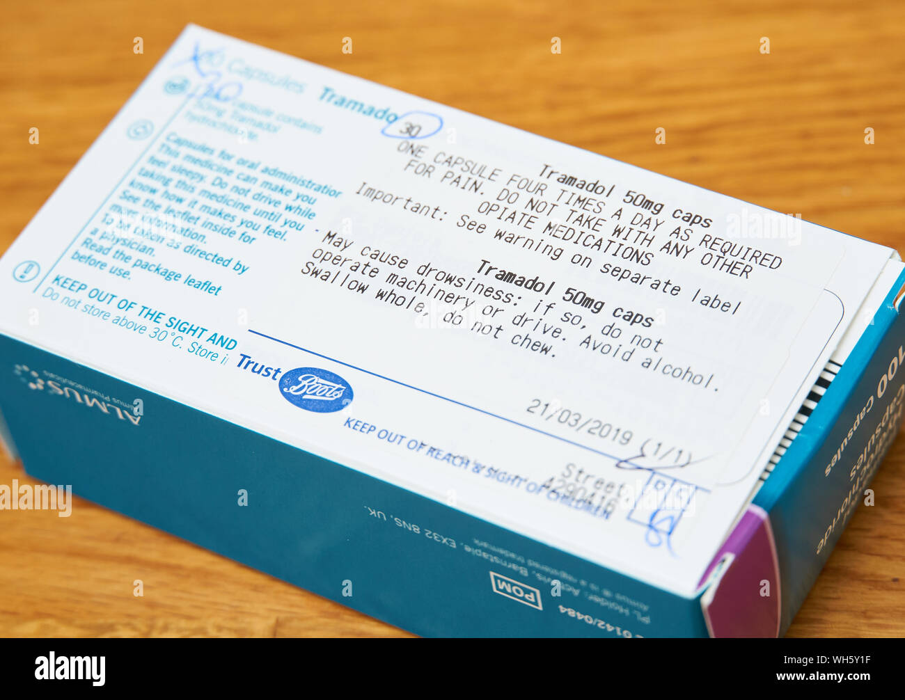 Strong pain hi-res stock photography and images - Alamy