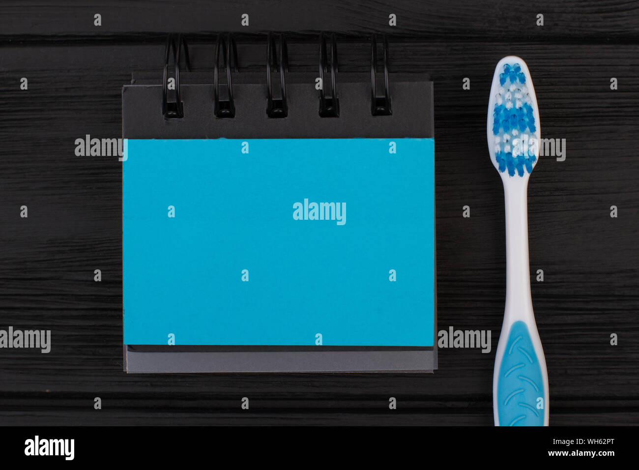 Toothbrush symbol hi-res stock photography and images - Alamy