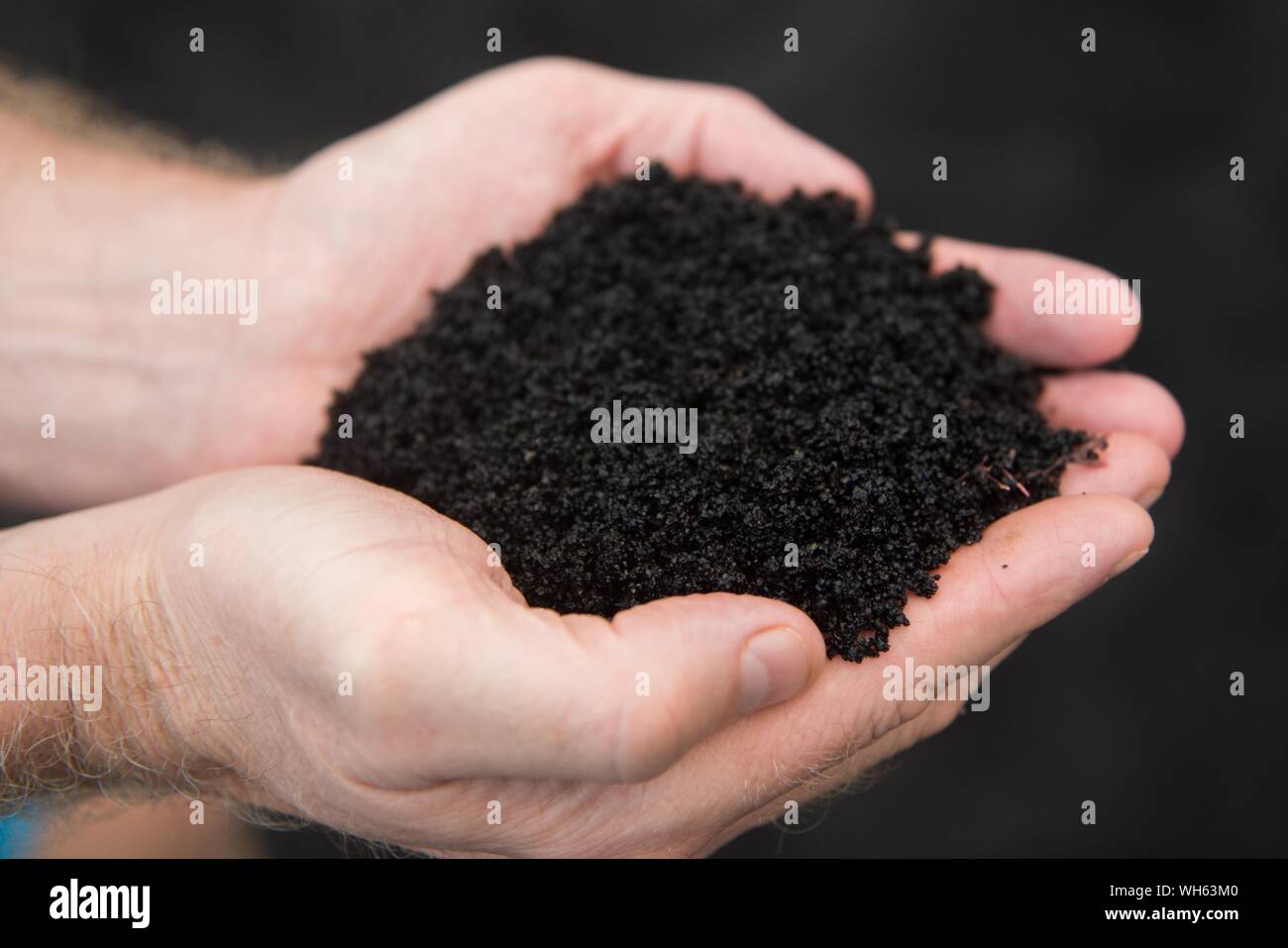 Hand dirt hi-res stock photography and images - Alamy