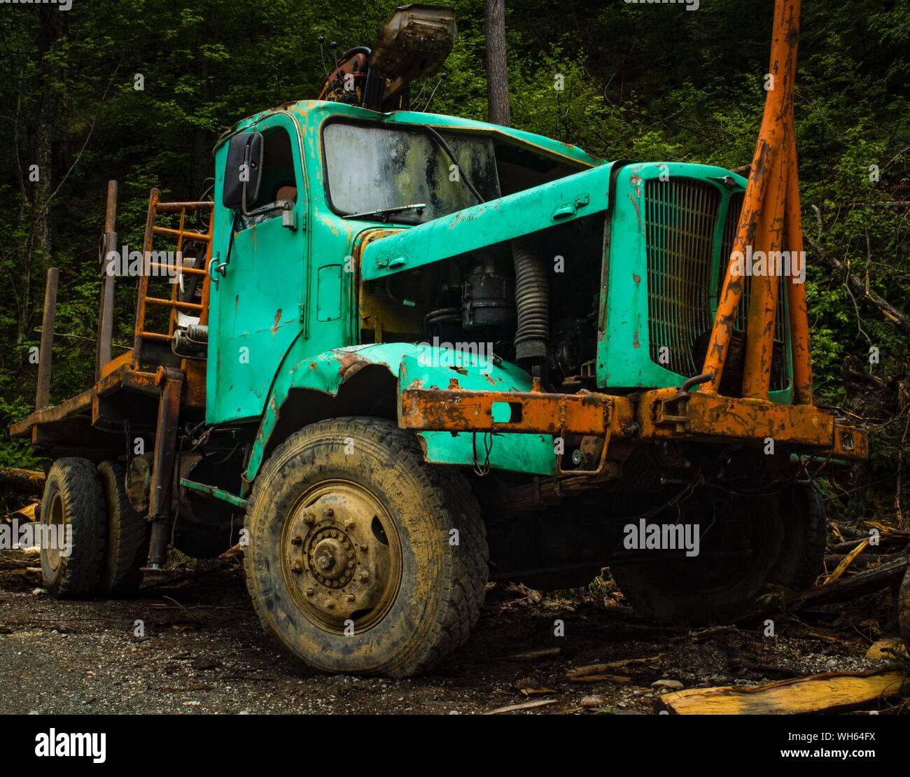 Abandoned truck hi-res stock photography and images - Alamy