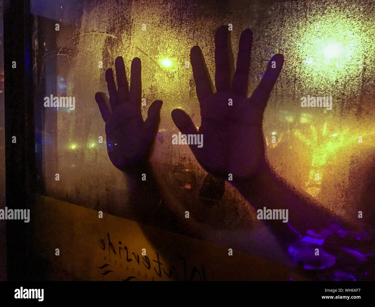 Condensed glass window close up hi-res stock photography and images - Alamy