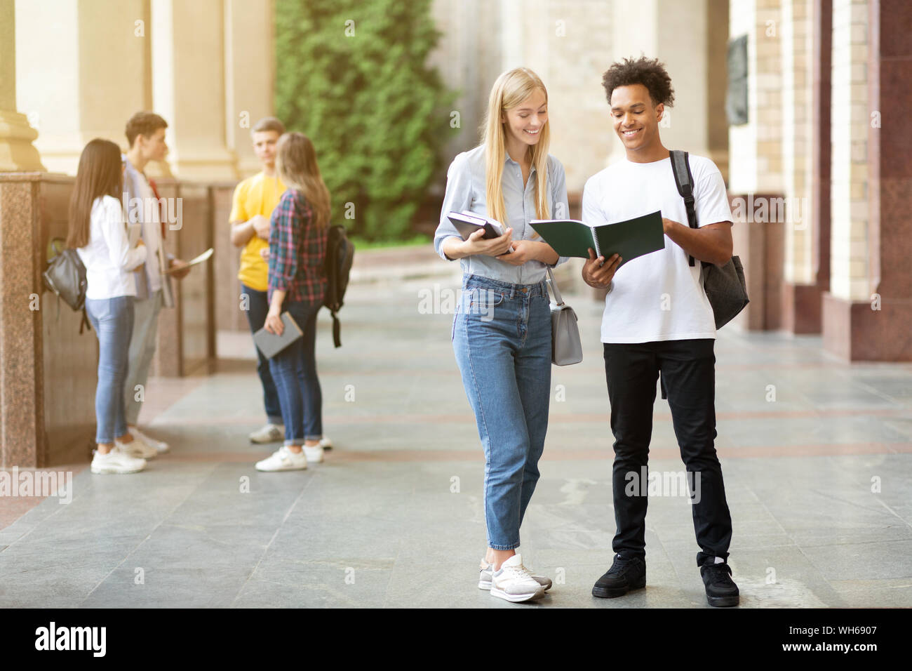 Friendship student hi-res stock photography and images - Alamy