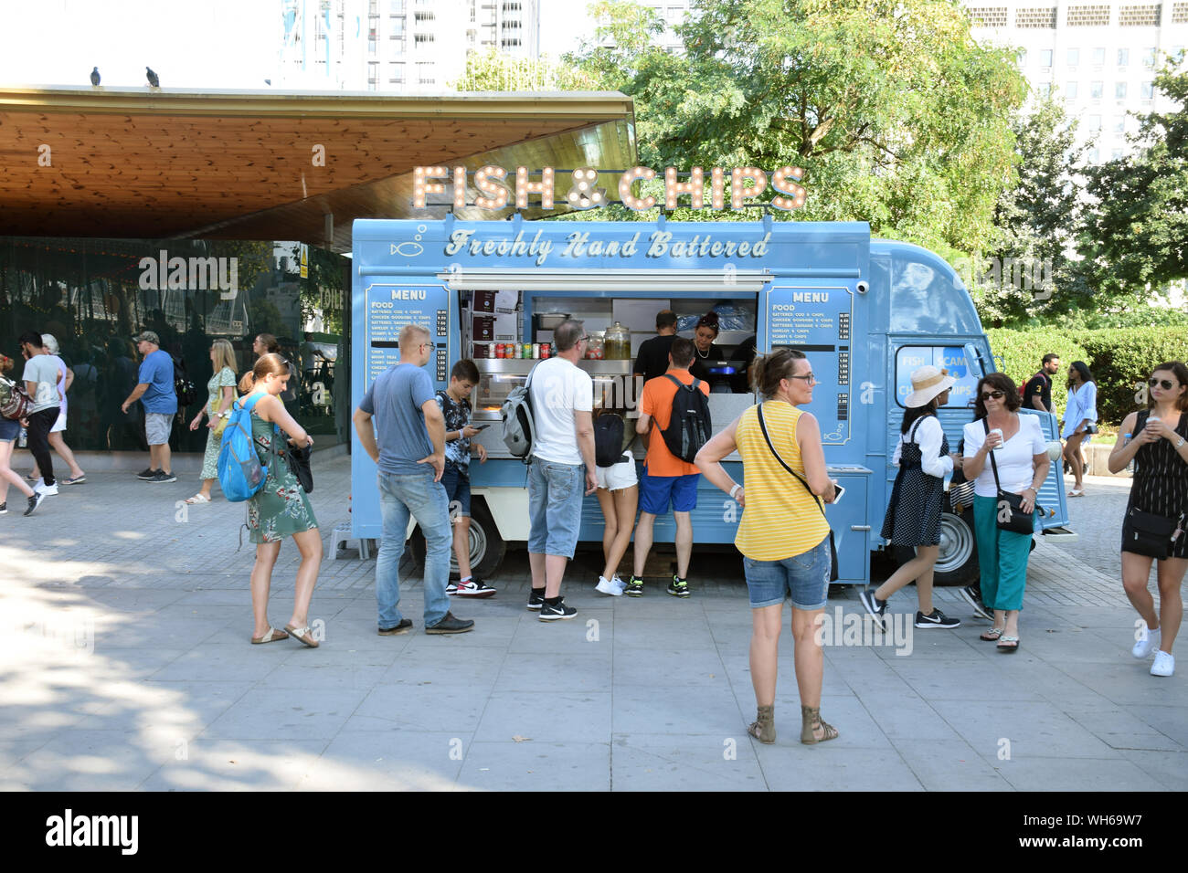 Mobile fish van hi-res stock photography and images - Alamy