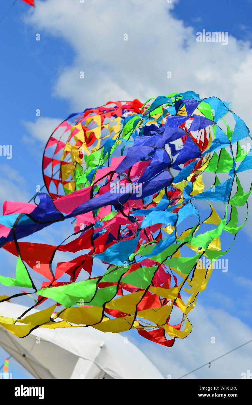 Ribbons on poles hi-res stock photography and images - Alamy