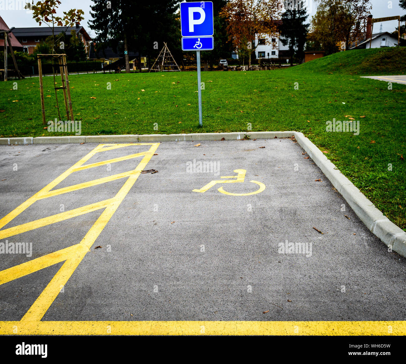 Disable sign hi-res stock photography and images - Alamy