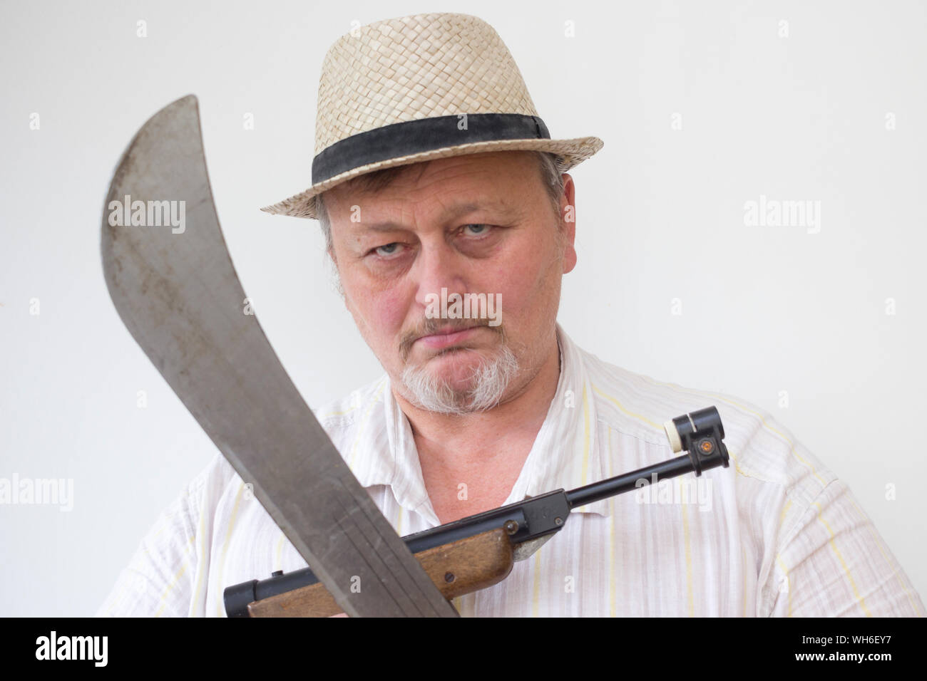 Man with machete hi-res stock photography and images - Alamy