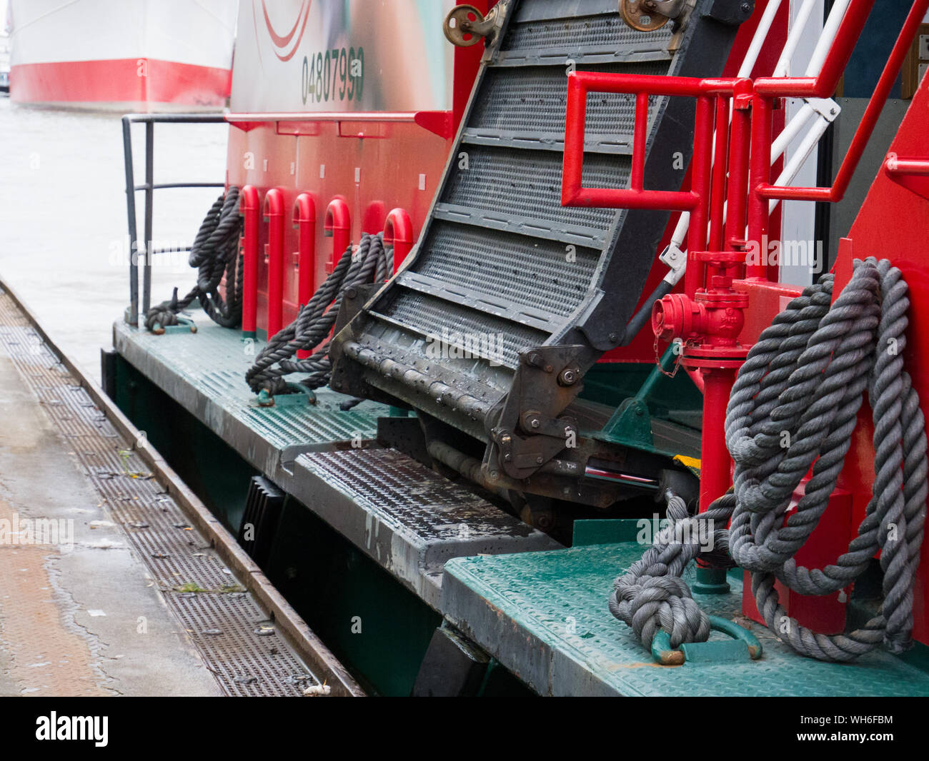 Connection dock hi-res stock photography and images - Alamy