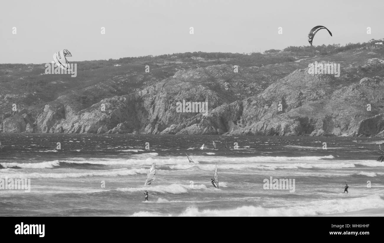 Parachute windsurfing hi-res stock photography and images - Alamy