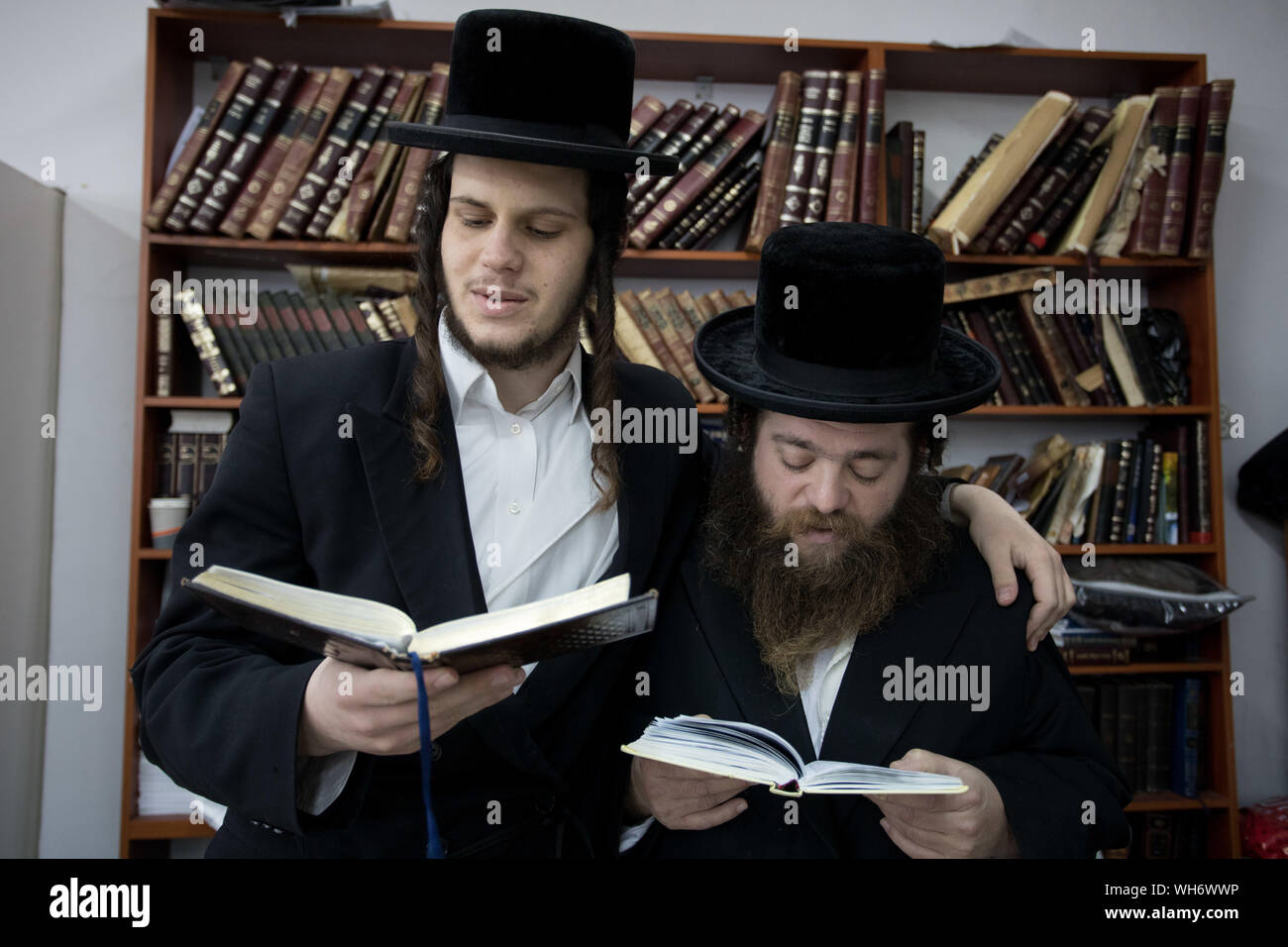Hasidic men dance hi-res stock photography and images - Alamy
