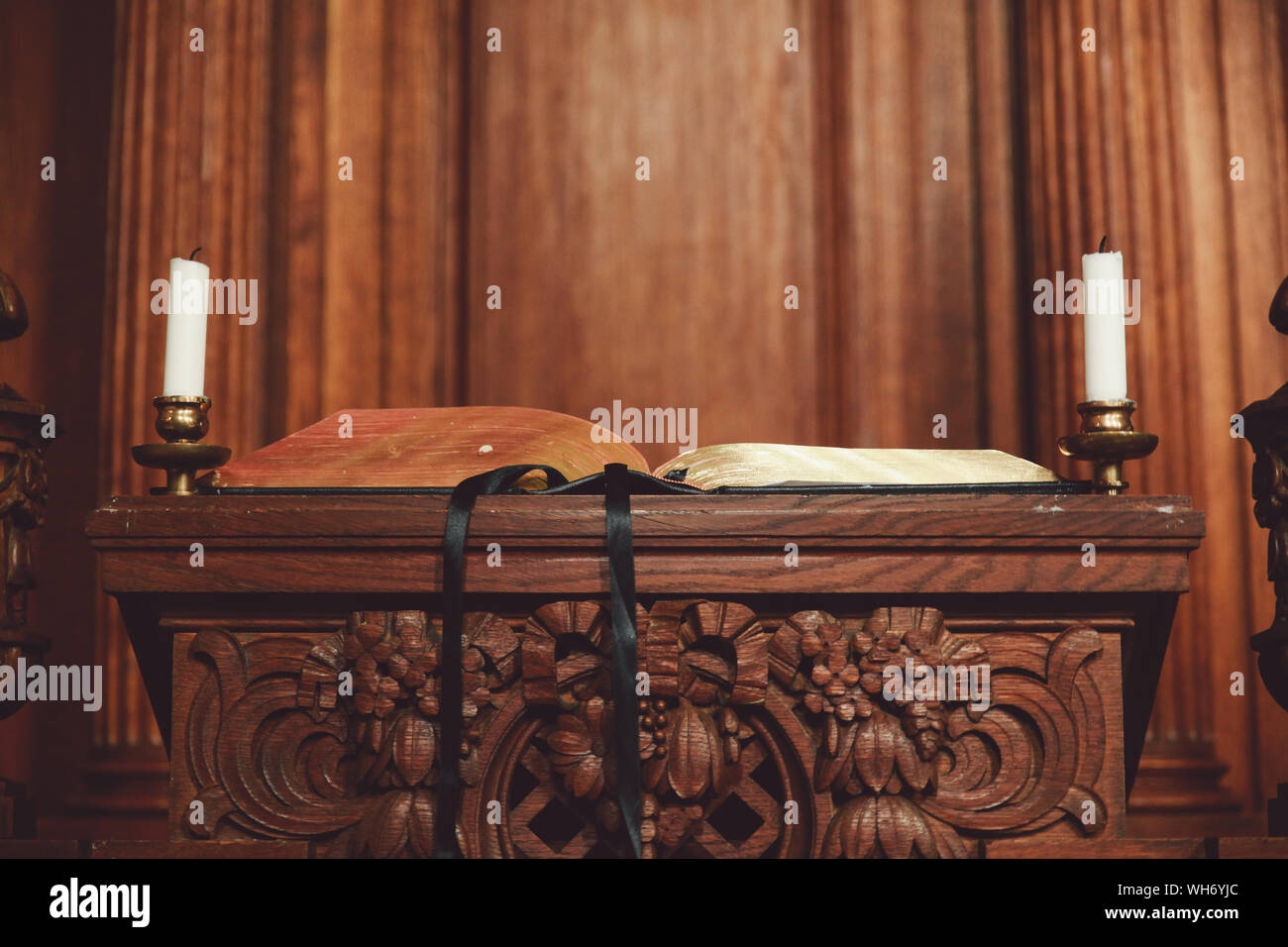 Podium building hi-res stock photography and images - Alamy