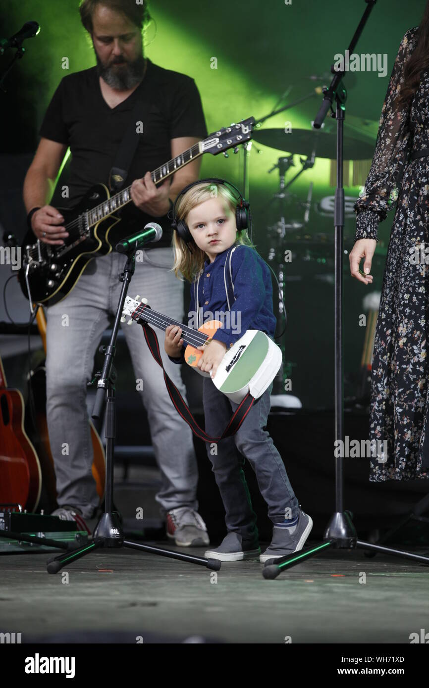 Angelo Kelly & Family live im Konzert in der Landskron Kulturbrauerei ...