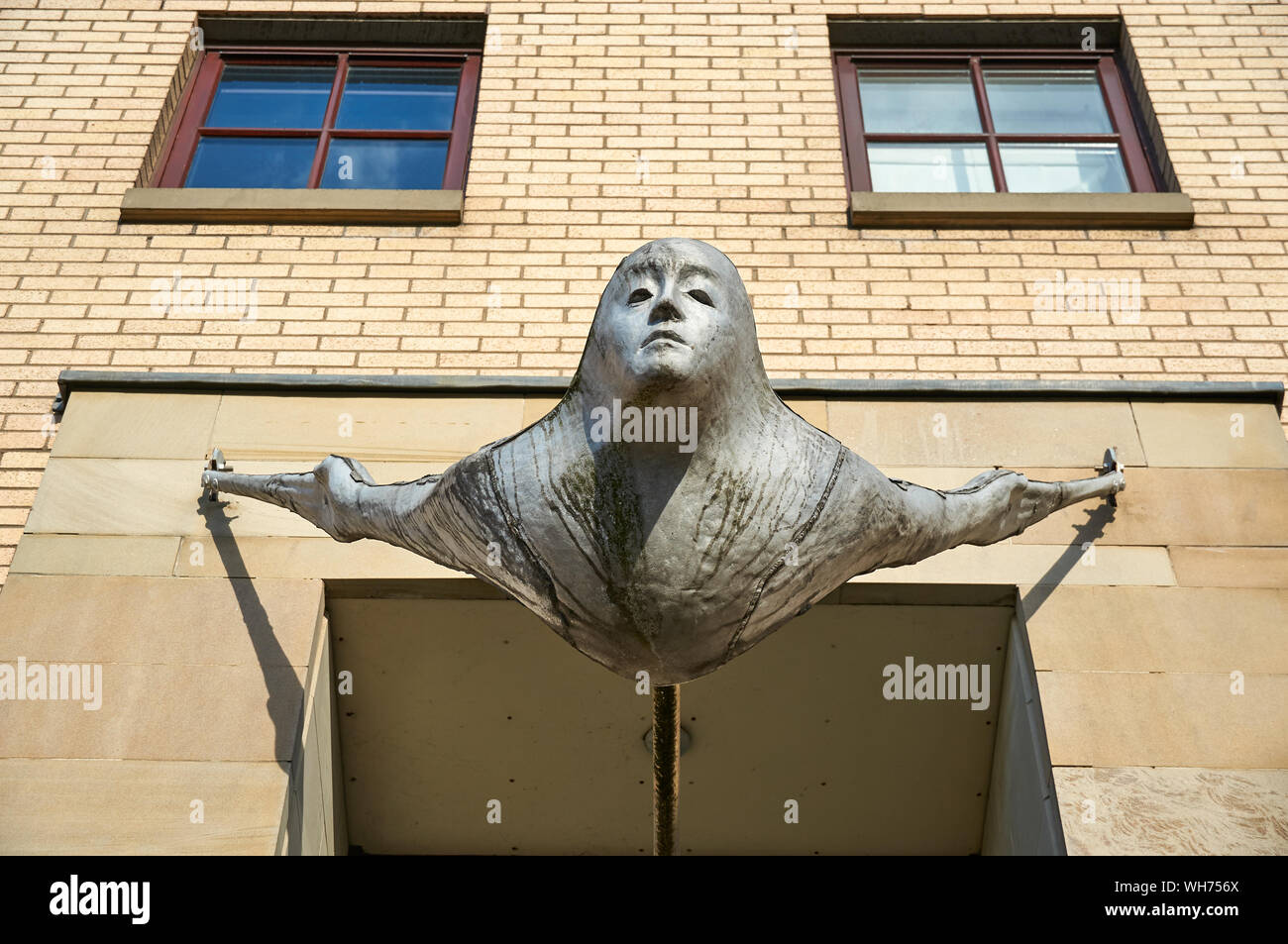 Hanging sculptures hi-res stock photography and images - Alamy