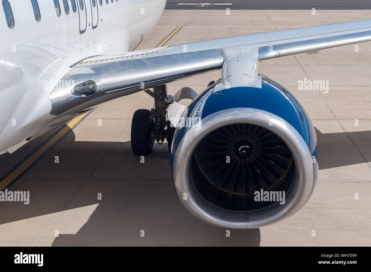 Passenger jet engine on an aircraft at airport Stock Photo - Alamy